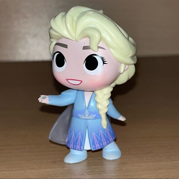 Funko | Toys | Elsa Figure Funko Mystery Minis Disney Frozen 2 ...